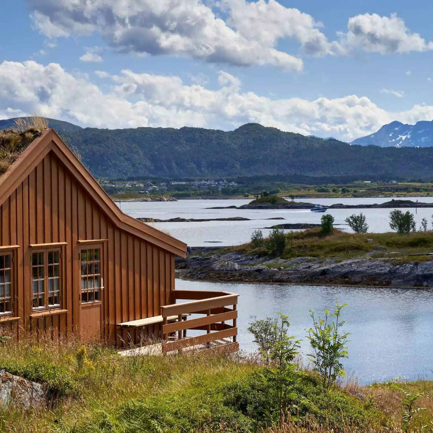 5 Fun-Filled Vacations For Families On A Budget - Everyday Thrifty